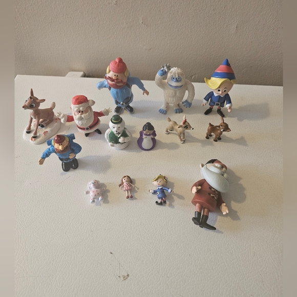 Toys | Rudolph The Red Nosed Reindeer Figures Set Of 14 | Poshmark